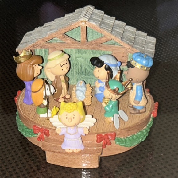 Hallmark | Holiday | Peanuts Hallmark Music Box Thats What Christmas Is ...